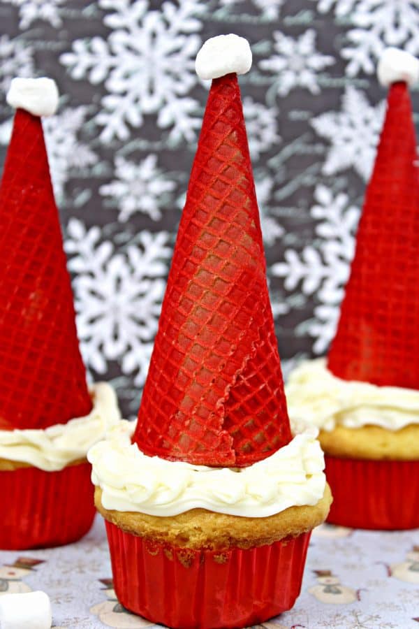 Easy Christmas Santa Hat Cupcakes Recipe