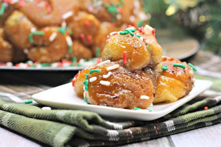 Christmas Monkey Bread (Easy Recipe!)