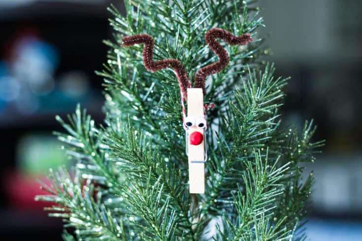 Clothespin Reindeer Ornaments {Easy DIY Christmas Ornament Idea}