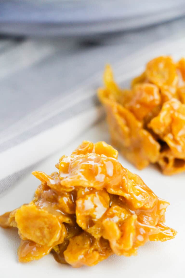 Peanut Butter Cornflake Cookies (Easy No Bake Cookies!)