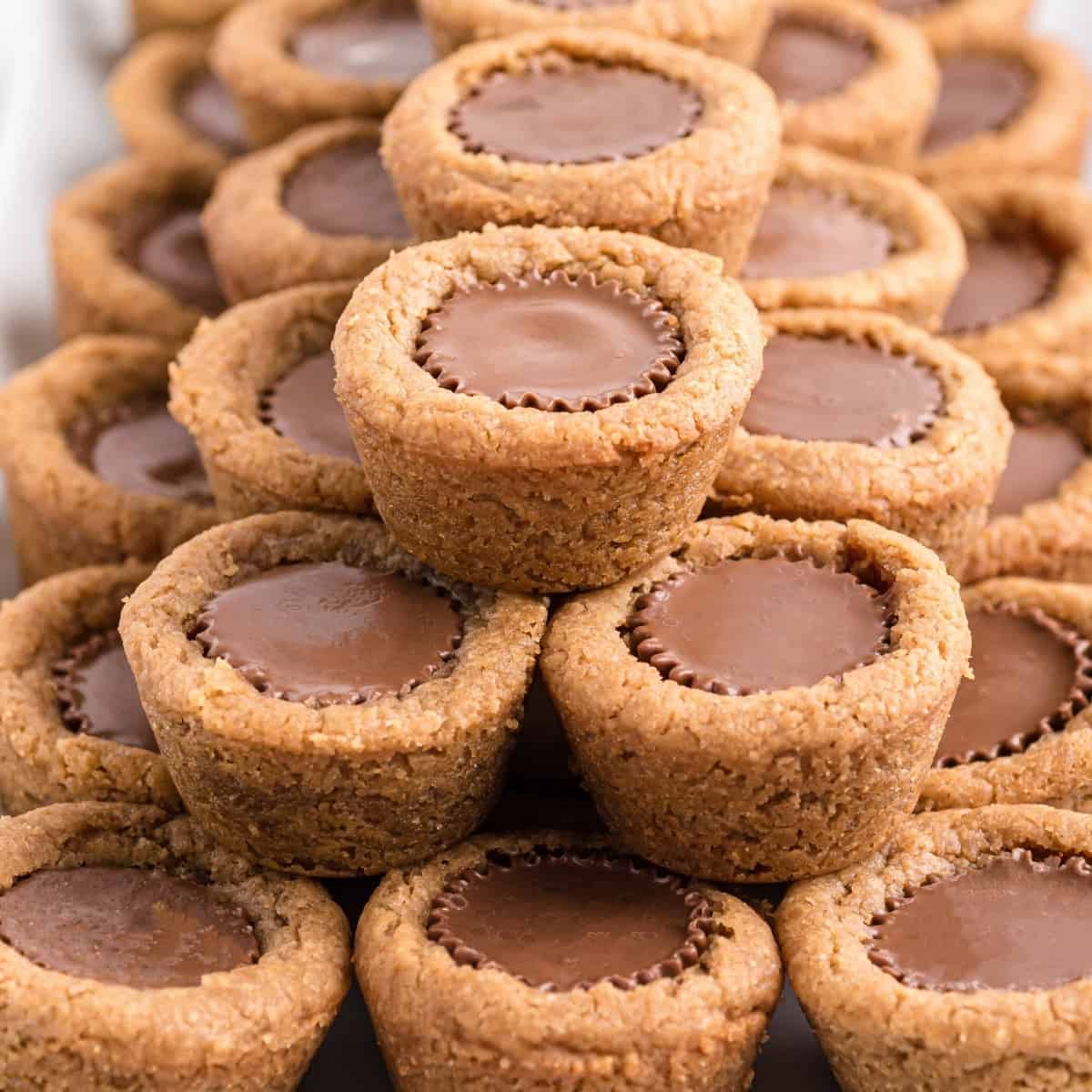 Lemon Blueberry Dump Cake (Easy 4 Ingredient Recipe)