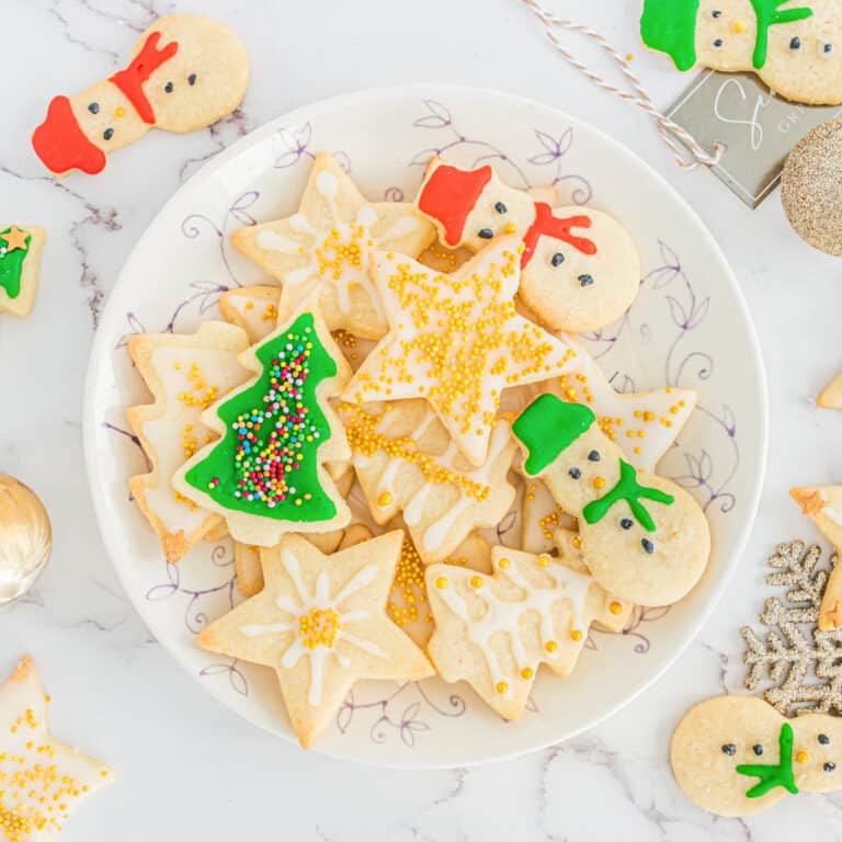 Classic Christmas Sugar Cookies (with Icing!)