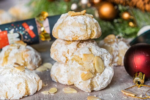 Italian Almond Amaretti Cookies
