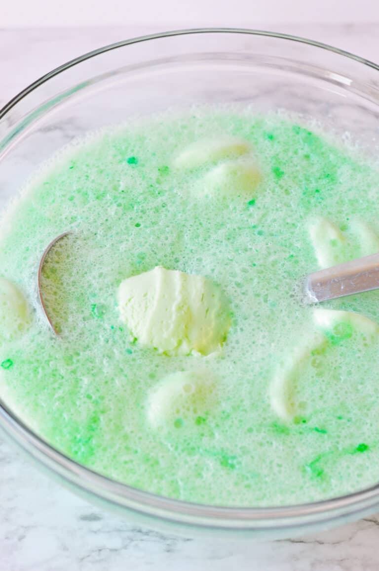 Shamrock Punch [Non-Alcoholic Green St. Patrick's Day Punch]