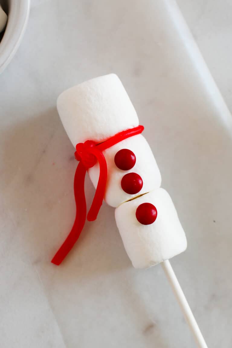 Marshmallow Snowman Pops
