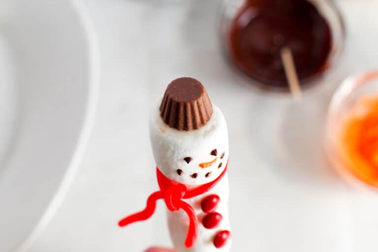 Marshmallow Snowman Pops