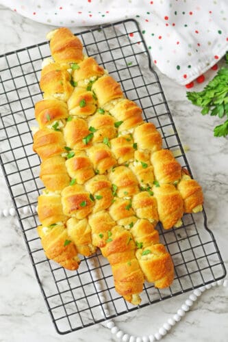 Pull-Apart Crescent Roll Christmas Tree
