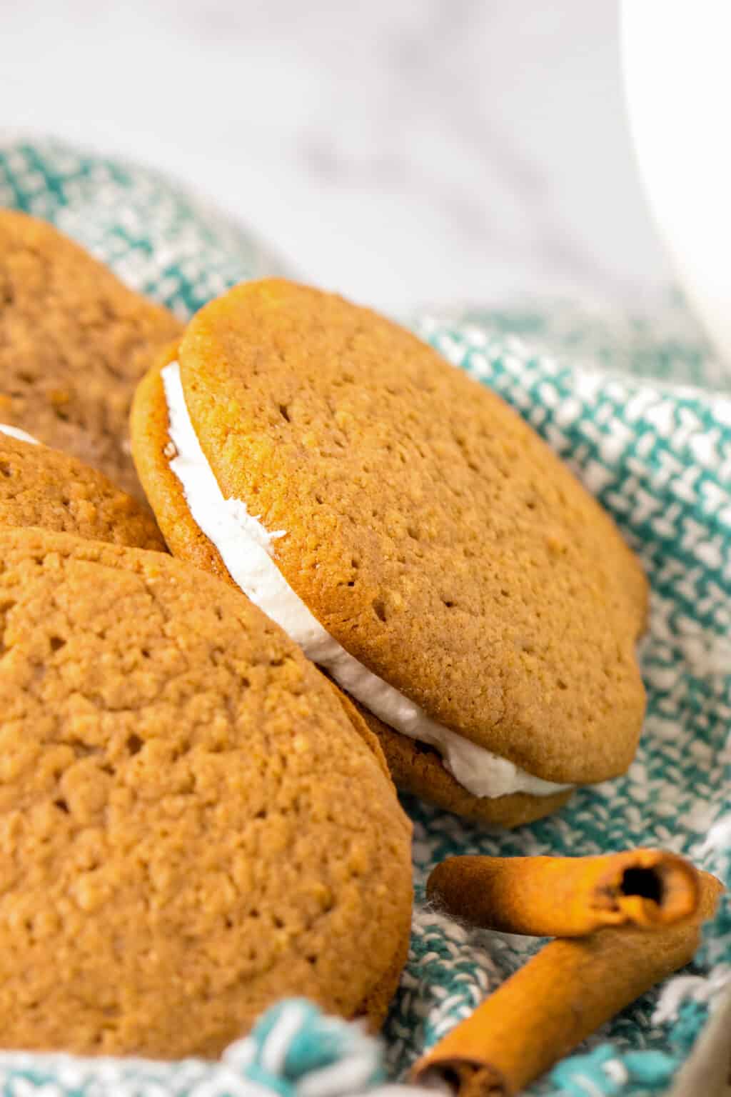 Homemade Oatmeal Cream Pies (Copycat Recipe)