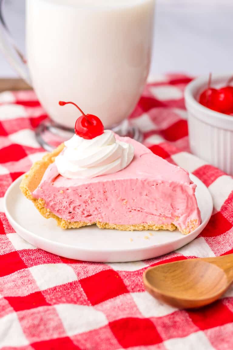 No Bake Kool Aid Pie (Easy 4 Ingredient Recipe!)