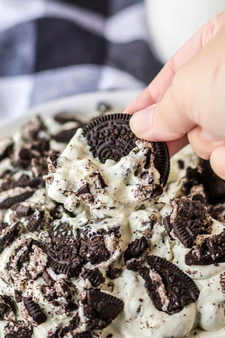 Easy Oreo Fluff Recipe (Only 4 Ingredients!)