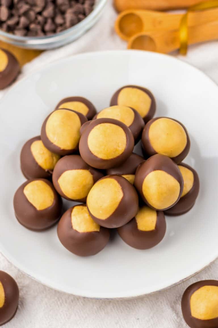 Homemade Peanut Butter Buckeyes Recipe (Buckeye Balls)