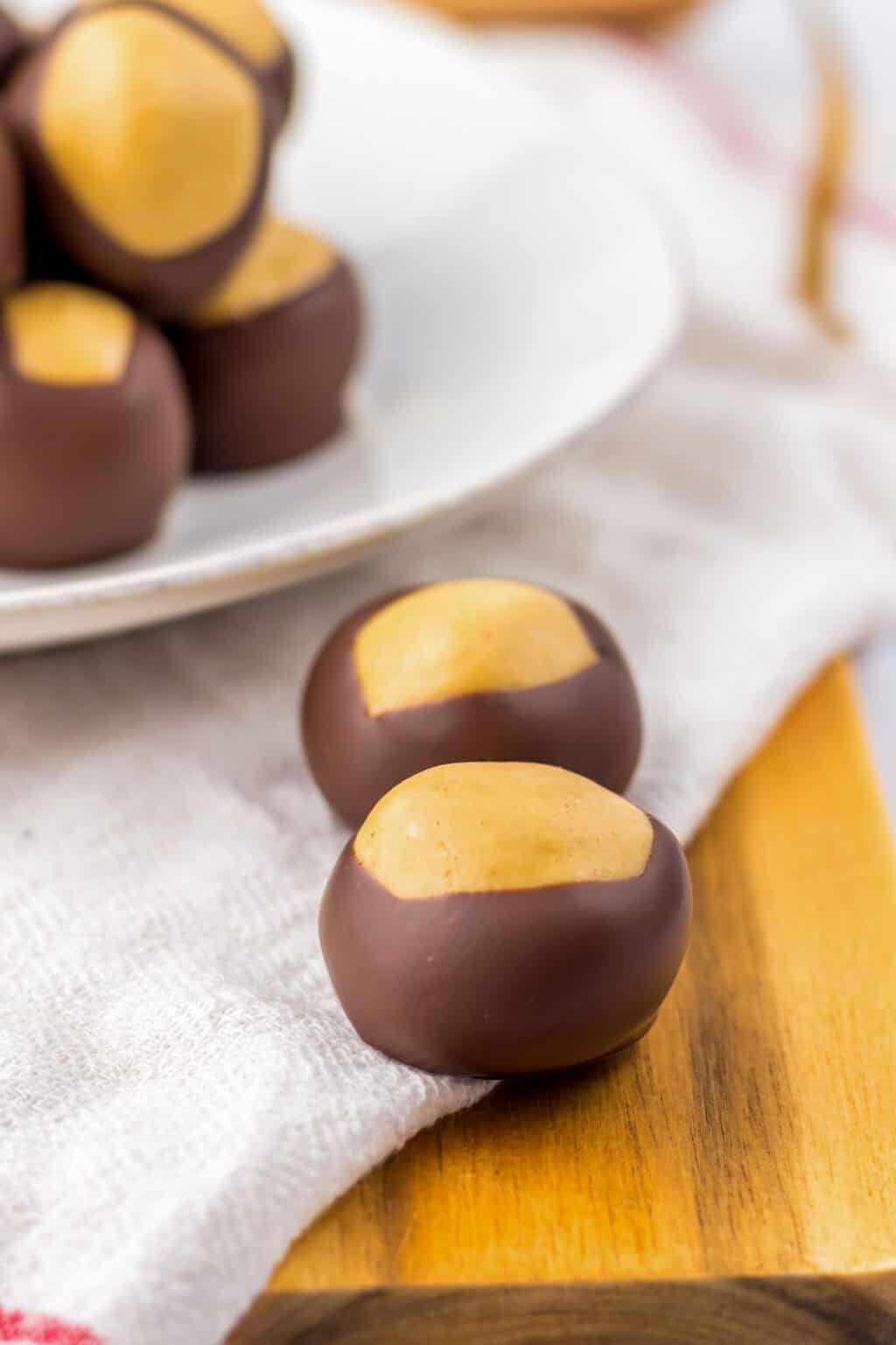 Homemade Peanut Butter Buckeyes Recipe (Buckeye Balls)