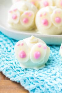 Easter Bunny Oreo Balls (Bunny Butt Truffles)