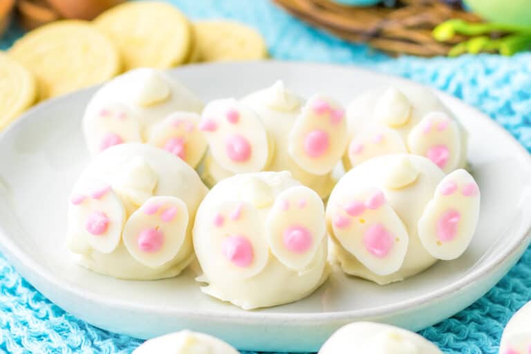 Easter Bunny Oreo Balls (Bunny Butt Truffles)