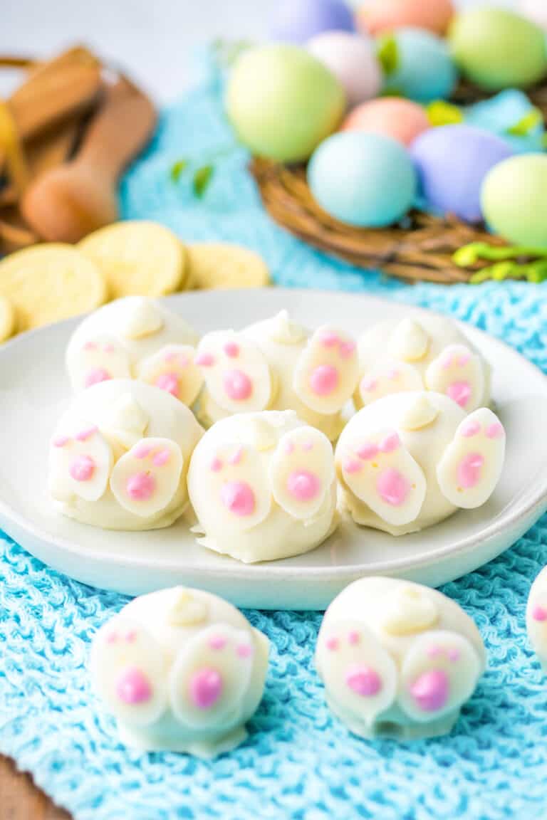 Easter Bunny Oreo Balls (Bunny Butt Truffles)