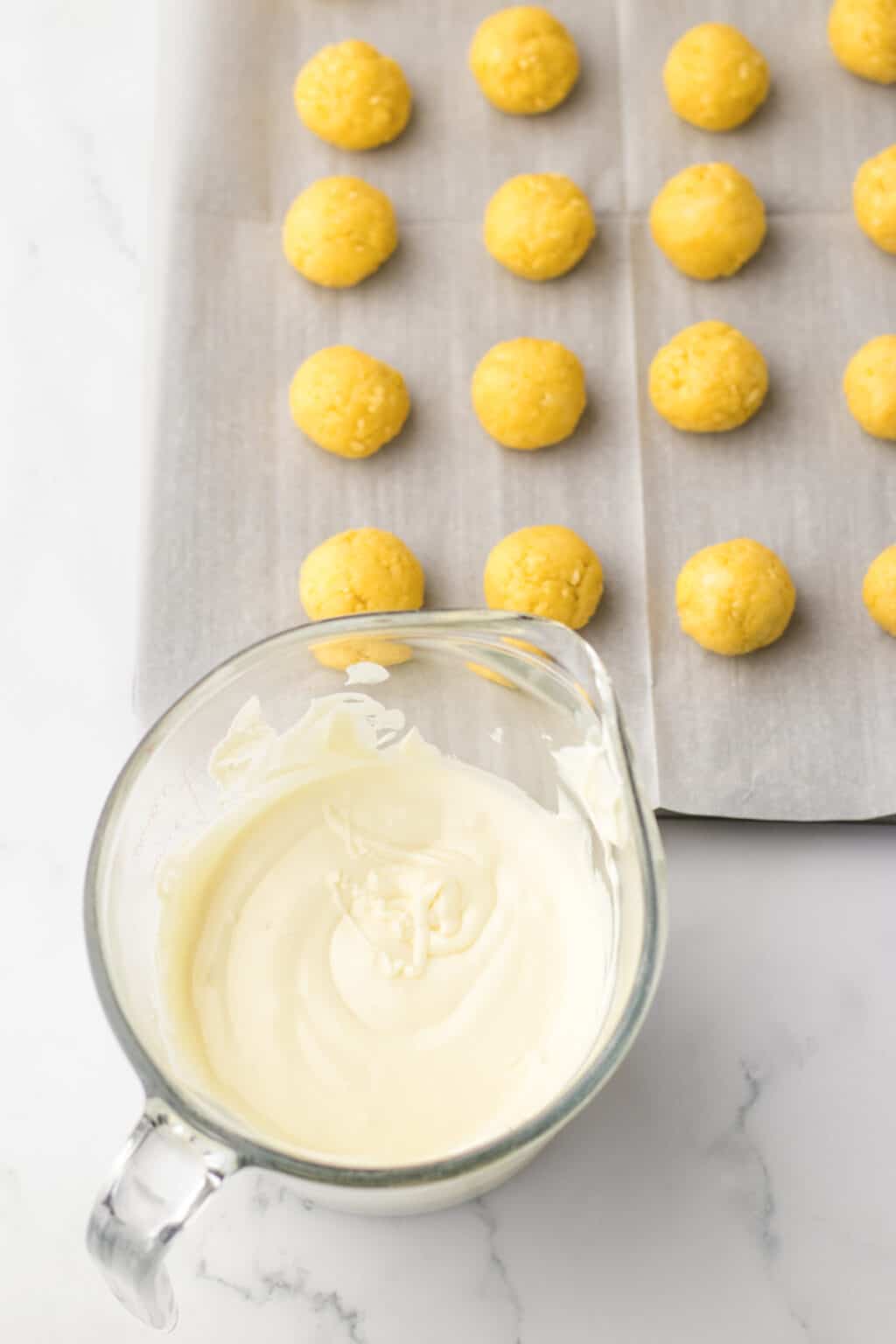 Easter Bunny Oreo Balls (Bunny Butt Truffles)
