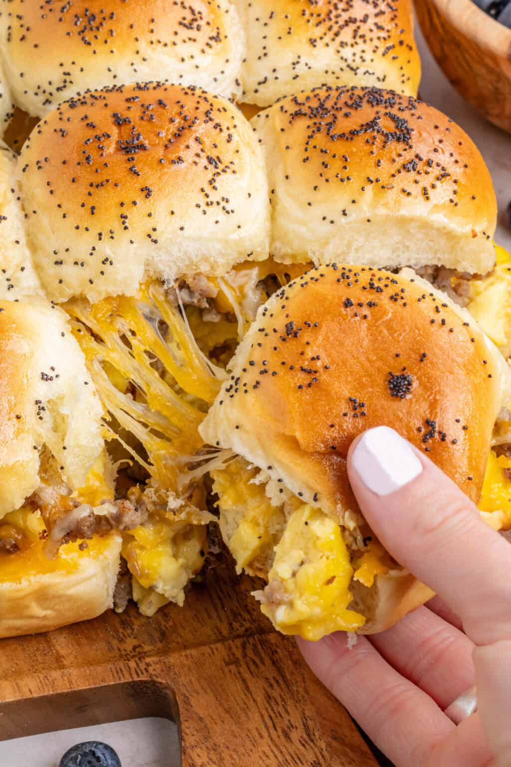 Hawaiian Roll Breakfast Sliders