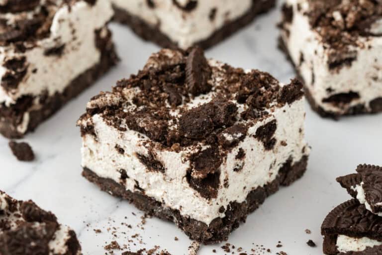 No-Bake Oreo Cheesecake Bars
