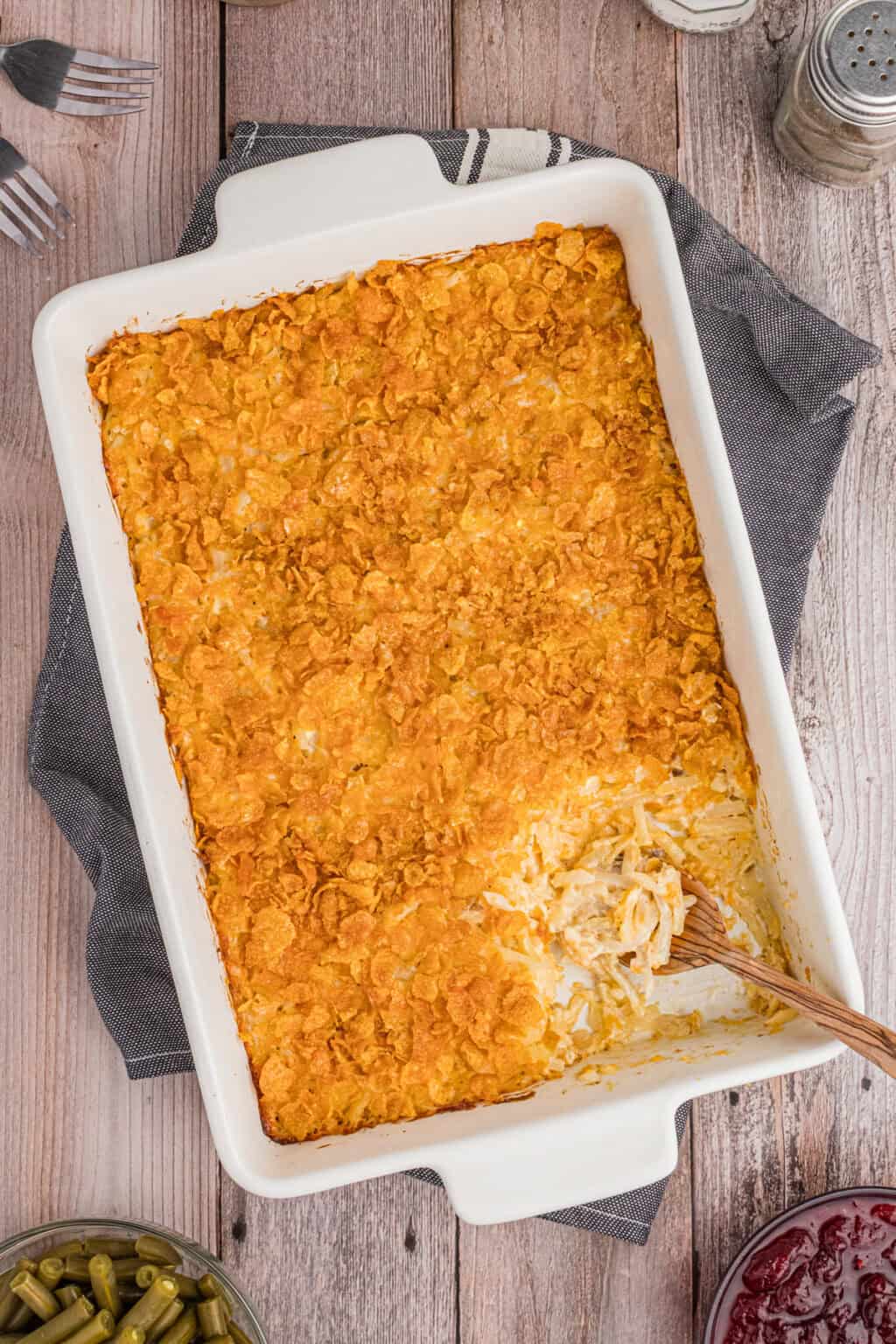 Cheesy Potatoes with Corn Flakes (Hashbrown Casserole)
