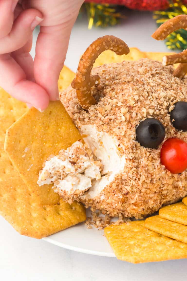 Reindeer Cheese Ball – The Cutest Christmas Appetizer Ever