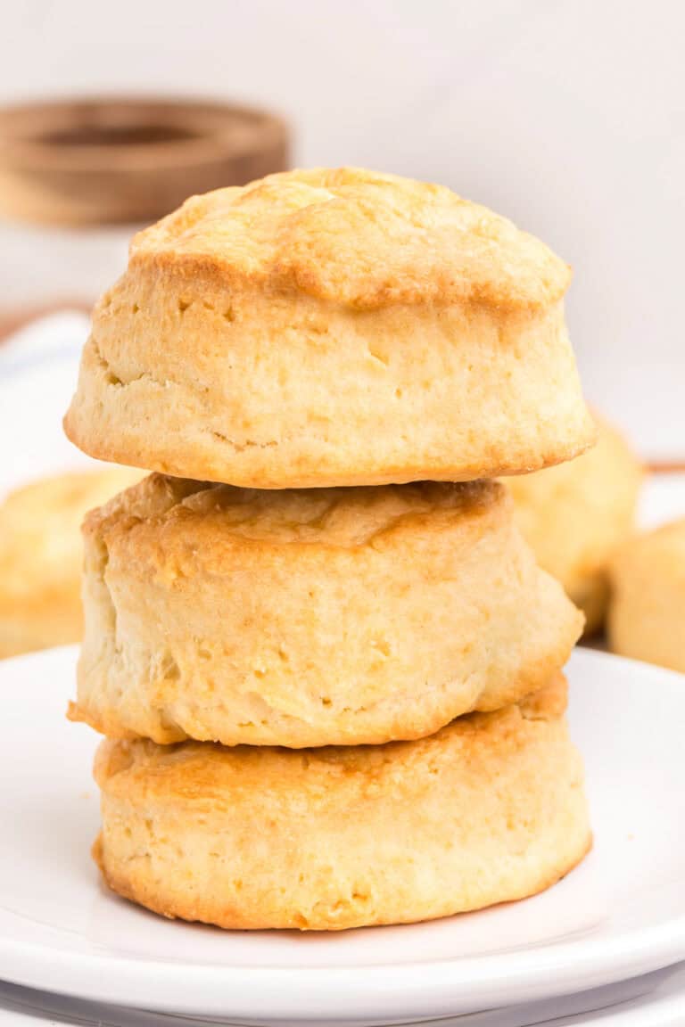 2 Ingredient Biscuits with Heavy Cream – Quick & Easy!